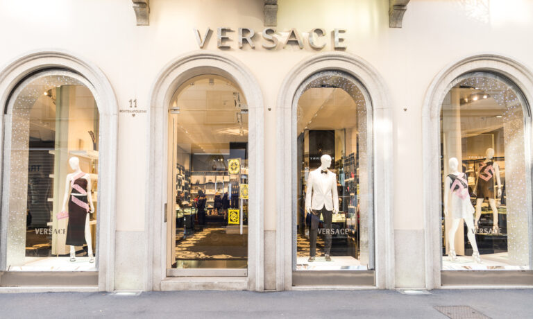 Versace: storia della casa di moda italiana - MyGlam